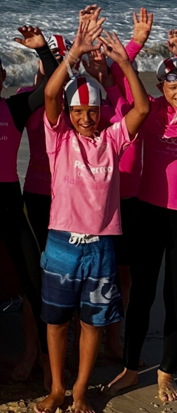 Boy, 12, di£s following shark attack while swimming in the famous ...